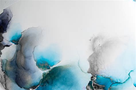 파란색 은색 추상적인 배경은 종이에 그려진 대리석 액체 잉크 예술 그림입니다 고품질 종이 질감에 원본 작품 수채화 알코올 잉크 페인트의 이미지 0명에 대한 스톡 사진 및