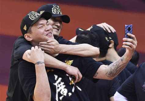 不留情面！广东宏远16岁锋线新星被放弃，曾被杜锋视为周鹏接班人广东宏远张家宁周鹏新浪新闻