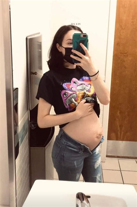 Pregnant With No Belly Button Bigman2021