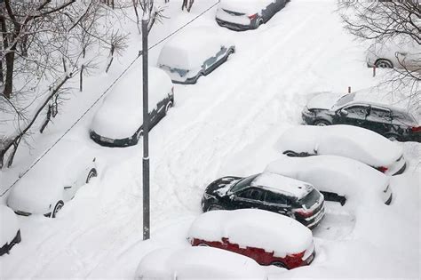 莫斯科遇80年来最强降雪，200多架航班延误或取消俄罗斯时间积雪