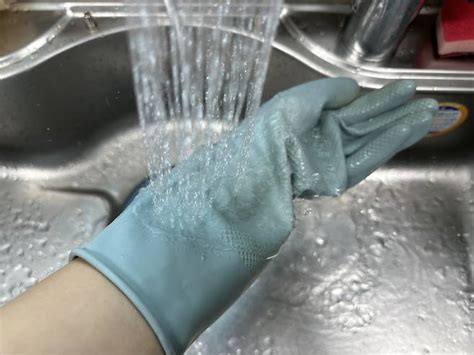 설거지 고무장갑 사용 전 일단 접으세요~ 생활의지혜