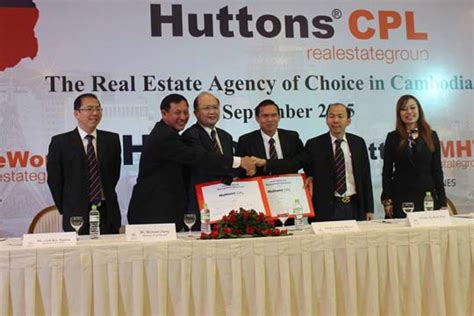 កា របើស ម្ភោ ធ ជា ផ្លូវការ នៃ ភាពជា ដៃគូរ របស់ ក្រុមហ៊ុន ហាត់ តុ ន ស៊ី ភី អែល