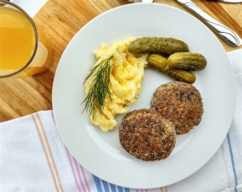 Pieczone kotlety wegańskie z niemięsa soczewicy i pieczarek EasyVege