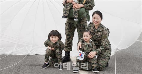軍 가족들의 진솔한 모습 공감 화보 군인가족에 담아