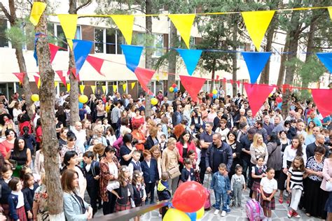 სერვანტესის სახელობის გიმნაზია აია Gess გილოცავთ ახალი სასწავლო წლის