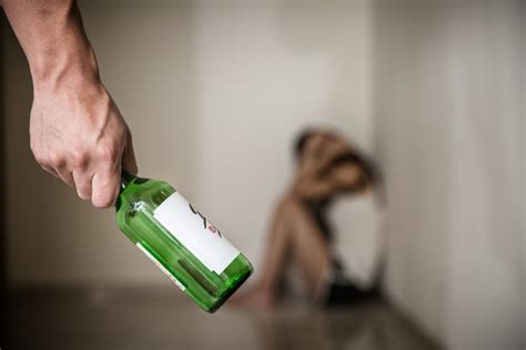 [수요 식품과 건강 Hot뉴스]가정 폭력도 술이 원수 한국식품커뮤니케이션포럼