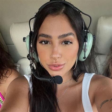 Depois De Mc Poze Outra Influencer Anuncia Gravidez E Web Suspeita Que