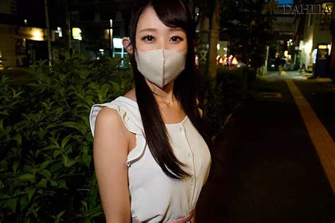 DLDSS 151花宮えま お嬢様大学に通っているのに内緒で福原の最高級ソープで働く常に即完売 NO 1ソープ嬢AV Debut