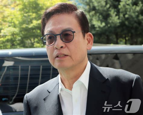 검찰 돈봉투 수수 의혹 정우택 전 국회부의장 불구속 기소