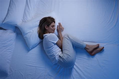 Curl Up And Drift Off The Cozy Benefits Of Sleeping In The Fetal Posi