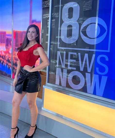 Ozzy Mora Rcurvynewswomen