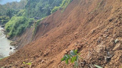 Longsor Tutup Akses Jalan Menuju Desa Kunyi Polman 6 Dusun Terisolir