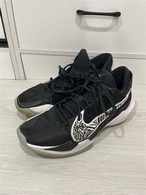 Nike Zoom Freak 2 字母哥籃球鞋 他的時尚 鞋類 運動鞋、球鞋在旋轉拍賣