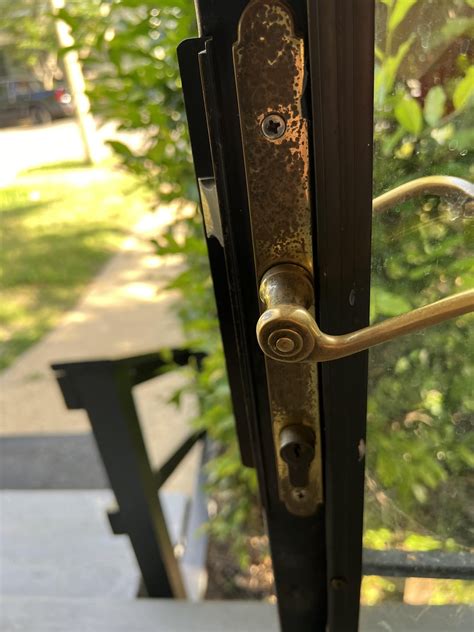 Replacing Key Cylinder Rlocksmith
