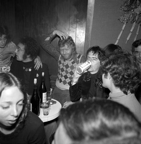 Harry Nilsson Party Scratching His Head Flashbak