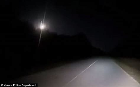 美国多地夜空出现巨大火球 火流星被误认ufo入侵地球 神秘的地球 科学自然地理探索