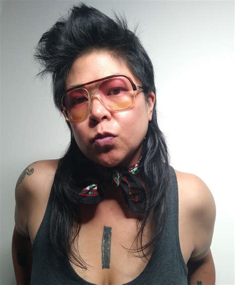 70s80s Vintage 143 M052 Navigator Sunglasses Small Frame By Nina Ricc