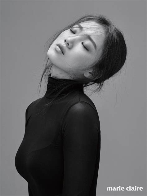이성경 화보 마리끌레르 Model Poses Photography Portrait Poses Portrait
