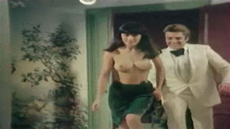 Naked Cathy Stewart in Réseau particulier