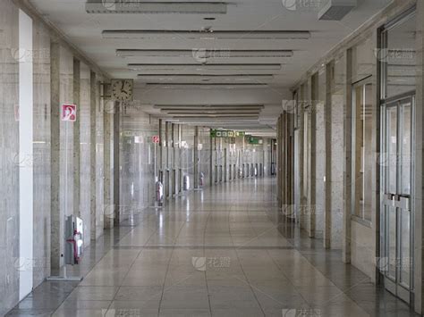前柏林滕珀尔霍夫机场航站楼的室内建筑