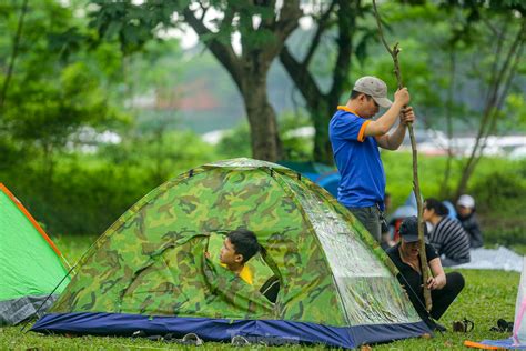 Hàng Nghìn Người đổ Về Công Viên Yên Sở Cắm Trại Trong Ngày Nghỉ Lễ