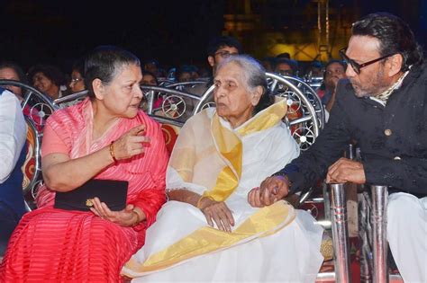 Rakhee Gulzar Is Unrecognizable As She Makes A Rare Public Appearance