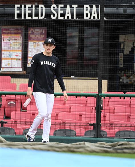 【ロッテ】佐々木朗希は最終戦ベンチ入りせず Cs登板は「明日の様子を見てから」吉井監督 プロ野球 日刊スポーツ