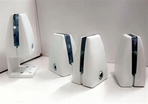 White Aluminium Office Table Partition Bracket Size 4mm 20mm