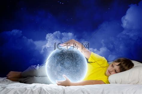 晚上做梦。高清摄影大图 千库网