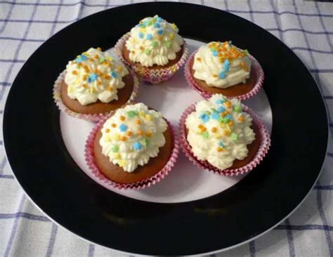 Kakaové cupcakes s krémem z mascarpone Receptarium cz