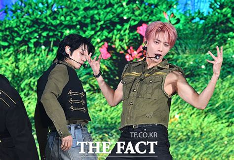 투모로우바이투게더 청춘들의 거부할 수 없는 유혹속으로 [tf사진관] 포토 기사 더팩트