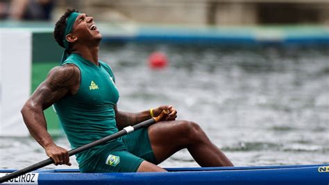 Ouro de Isaquias Queiroz o torna o 3º maior medalhista do Brasil na