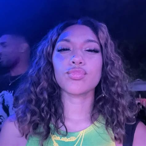 Christie Imchristietbh • Threads Say More