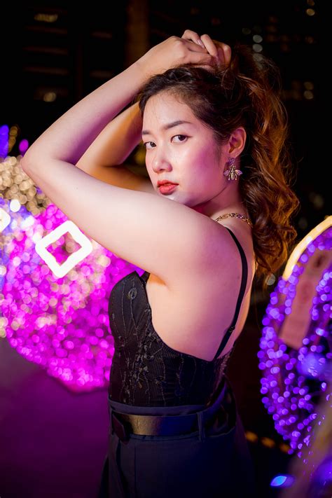 Ngắm Em Gái Xinh Quần 5cm
