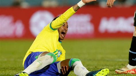 Neymar Se Rompió Los Ligamentos Y Estaría Nueve Meses Inactivo