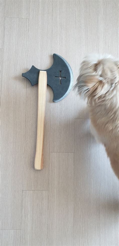 무적핑크 On Twitter 여포 방천화극은 다이슨 청소기 손잡이에 난 구멍이 곁가지와 비슷해 씁니다 손책 도끼는 작년에 덴마크 출장갔다 사온 장난감 바이킹도끼