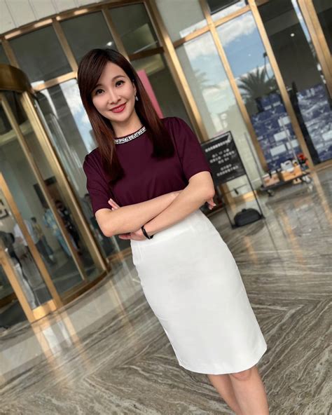 周瑜茹 🎈 耶👏 我們要前進日本比四強賽了 內搭上衣是中華隊配色來致敬🫡 如果禮拜四五我翹班就別找我了， 我去東京看比賽了 ️ 班表文 1118