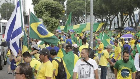 Vídeos Em Ato Bolsonaristas Bloqueiam Avenida Presidente Vargas