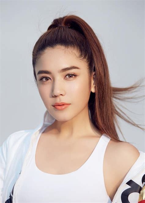 夏若妍：中国与巴拉圭混血，华语影视女演员、平面模特