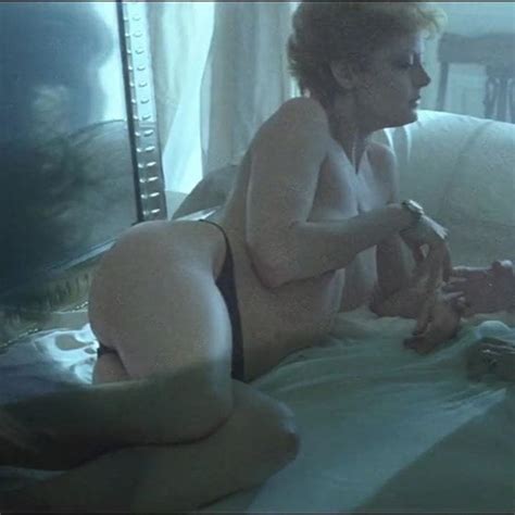 Catherine Deneuve Vs Susan Sarandon Desde El Hambre 1983 Xhamster