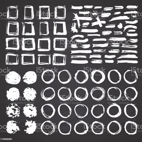 둥근 프레임 텍스트 상자 및 브러시 스트로크 그런지 텍스처 손으로 그린 요소 세트 칠판 배경의 벡터 일러스트레이션 0명에 대한 스톡 벡터 아트 및 기타 이미지 Istock