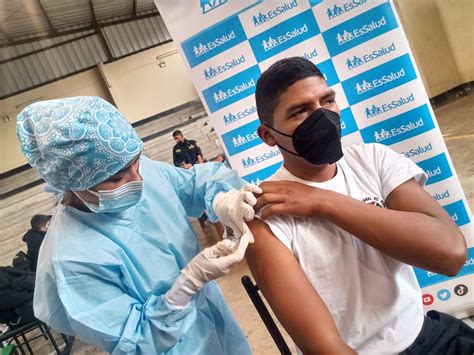 EsSalud On Twitter Vacunamos Contra La COVID19 E Influenza En