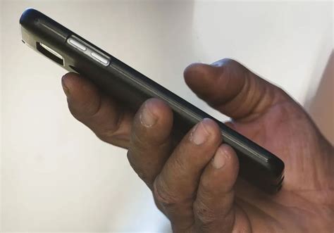 Polícia Prende Quadrilha E Liberta Refém De Golpe Do Tinder De 49 Anos