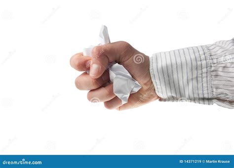 Mano En El Asunto Que Arruga Un Trozo De Papel Imagen De Archivo