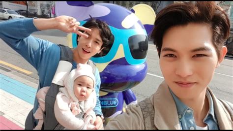 Kpop Idols Sweet Moments K Pop Galery
