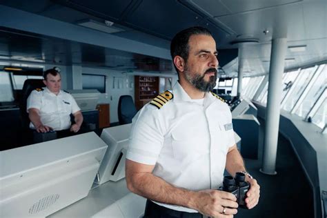 Cruise Ship Bridge: Fully Explained (inc Bridge Tour) - Cruise Ship Traveller