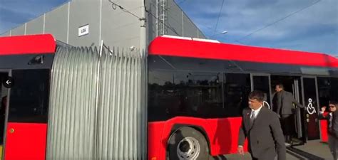 Nitin Gadkari Takes Test Ride Of Sky Bus In Sharjah