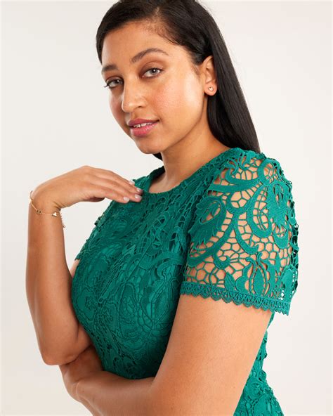 Review Lia Lace Dress Airrobe