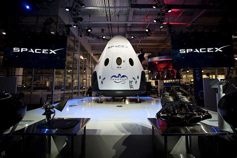 Spacex Will Take Two Civilians Around The Moon They Already Paid A