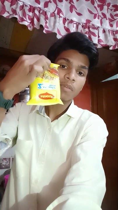 ये मैने क्या बना दिया 😅😅 चला था मैगी बनाने बन गया कुछ और 😅